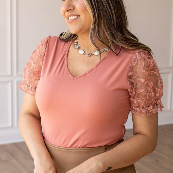 Peachy Petal Floral Sleeve Bodysuit – SASH Clothing Bar
